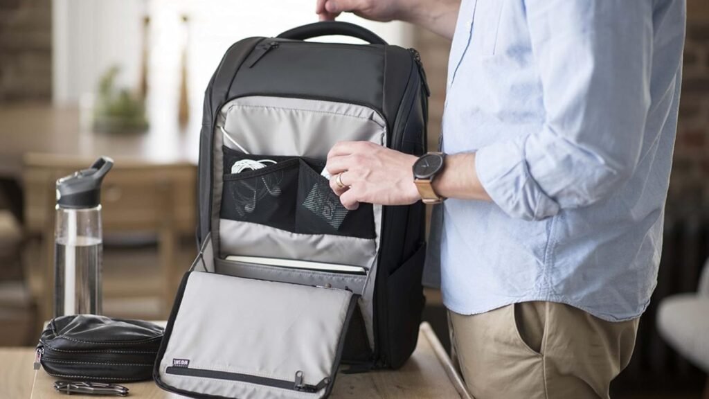 Best Bags for Men's Fashion in 2024: Top Trends - bagsglobal.com